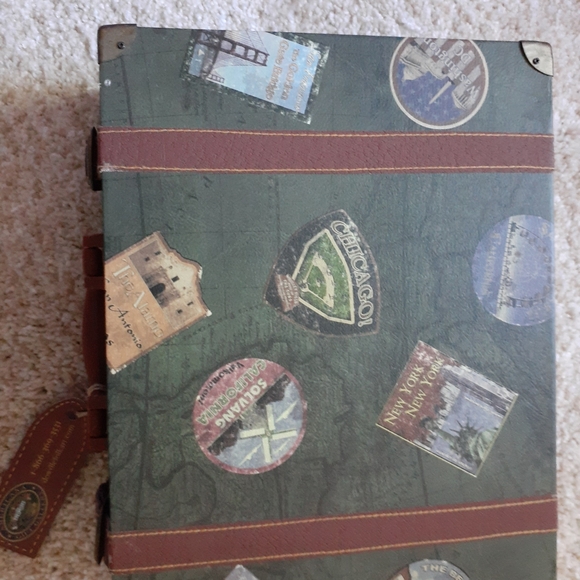 American Gift Gallery | Toys | Collectible00 Piece Suitcase Puzzle ...